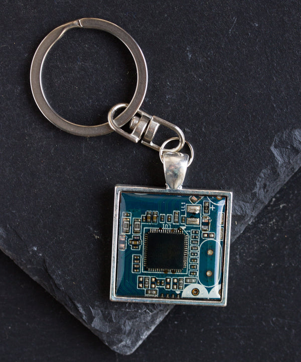 Circuit board keychain, square - recomputing