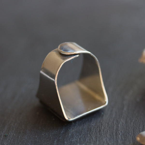 Alt ring, unique men's ring with alt keyboard button - recomputing